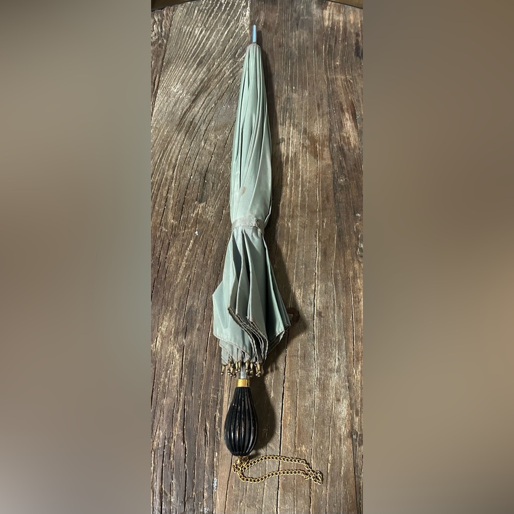 Vintage Parasol - Gem